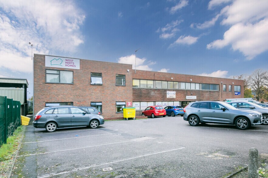 Maxted Rd, Hemel Hempstead HP2 7BT | LoopNet UK