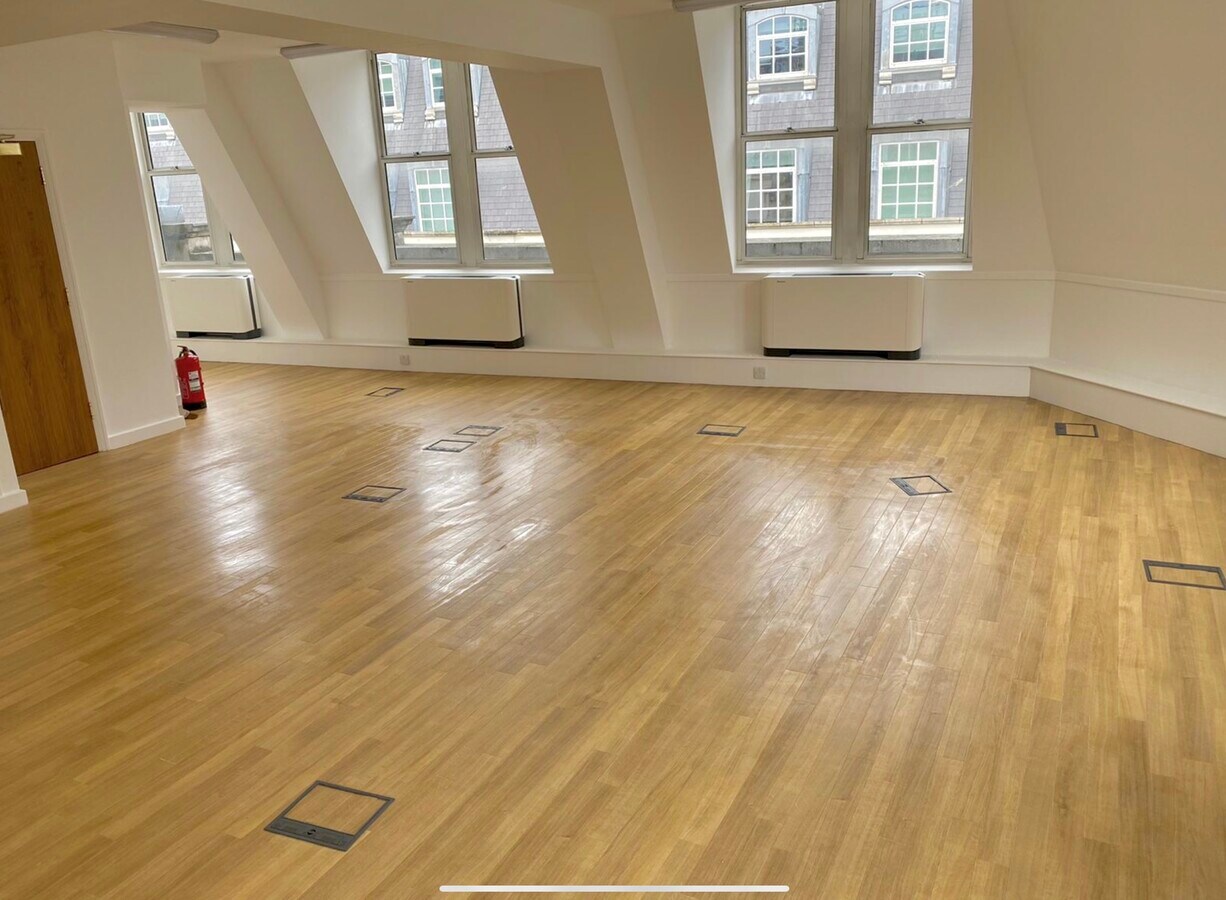 50 Gresham St, London EC2V 7AY - Office for Rent | LoopNet UK
