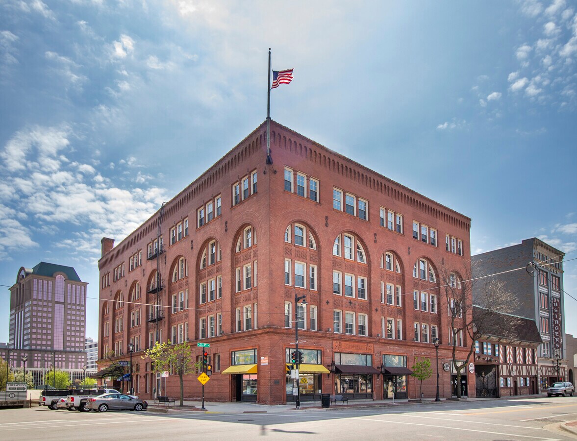 205 W Highland Ave, Milwaukee 53203 - The Steinmeyer Building | LoopNet UK
