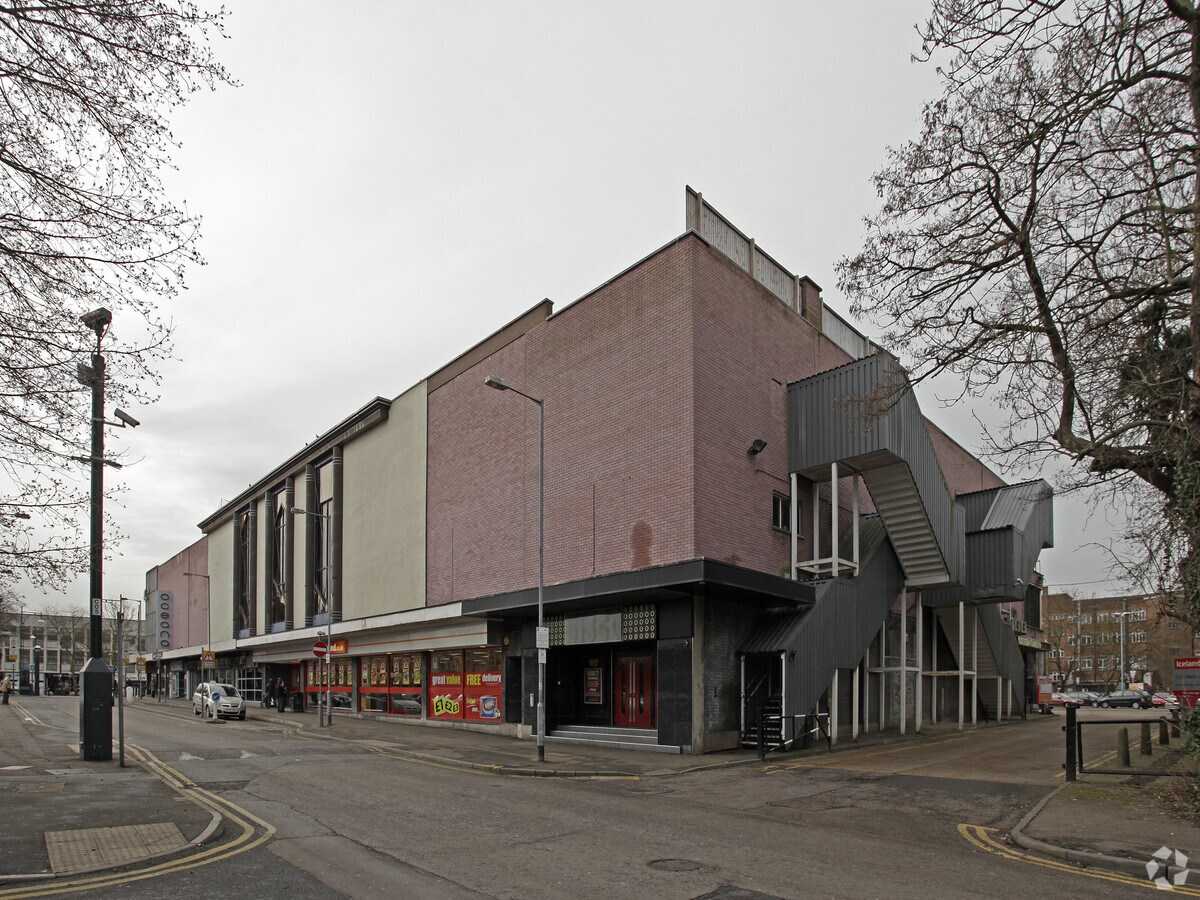 125-127 High St, Watford, WD17 1NA - The Parade | LoopNet UK