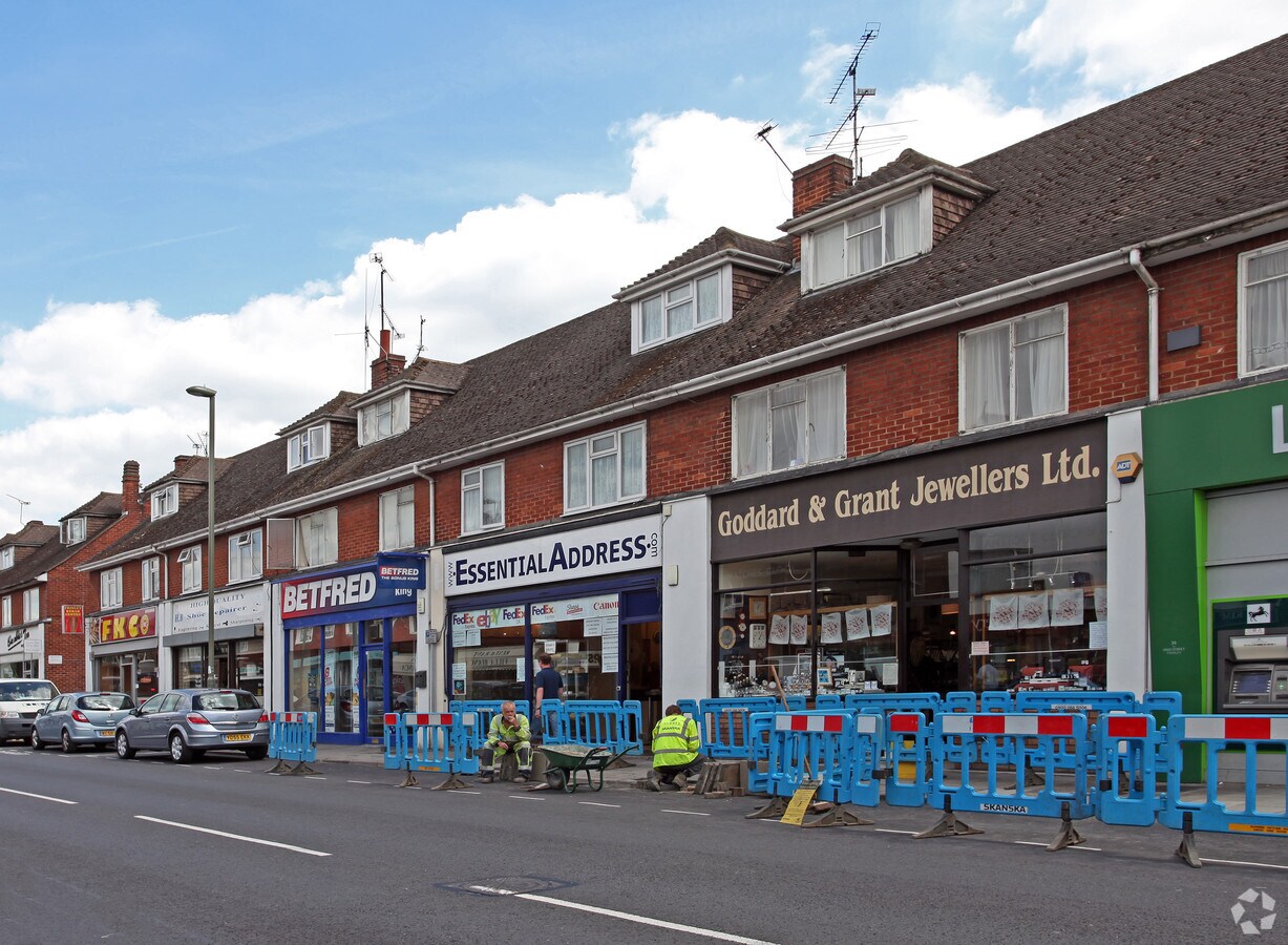 35 Frimley High St, Frimley GU16 7JQ | LoopNet UK