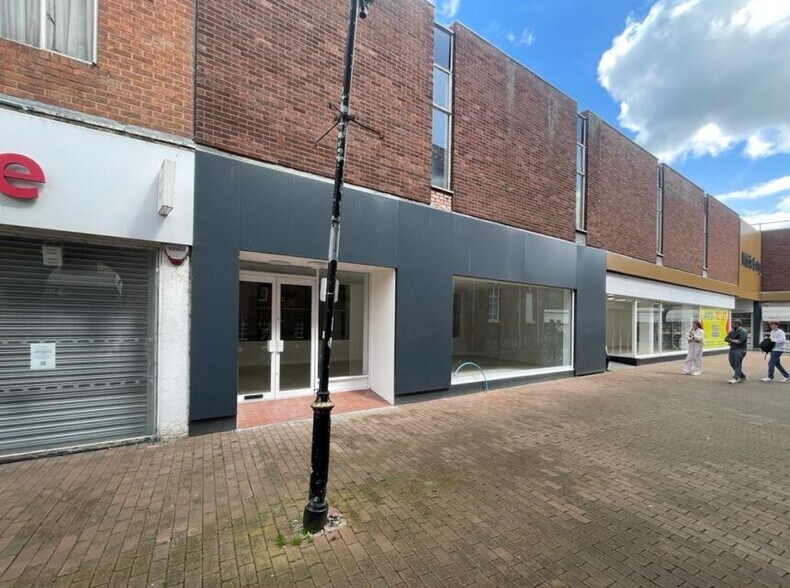 Market Pl, Tamworth, B79 7NJ - Middle Entry Shopping Centre - Retail to ...