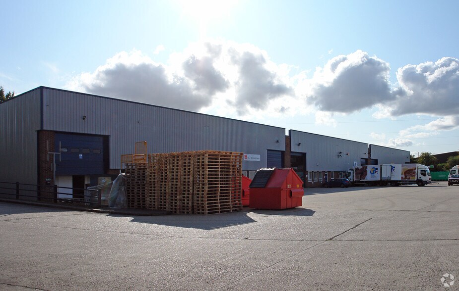 Crown Way Andover Sp10 5lu Loopnet Uk