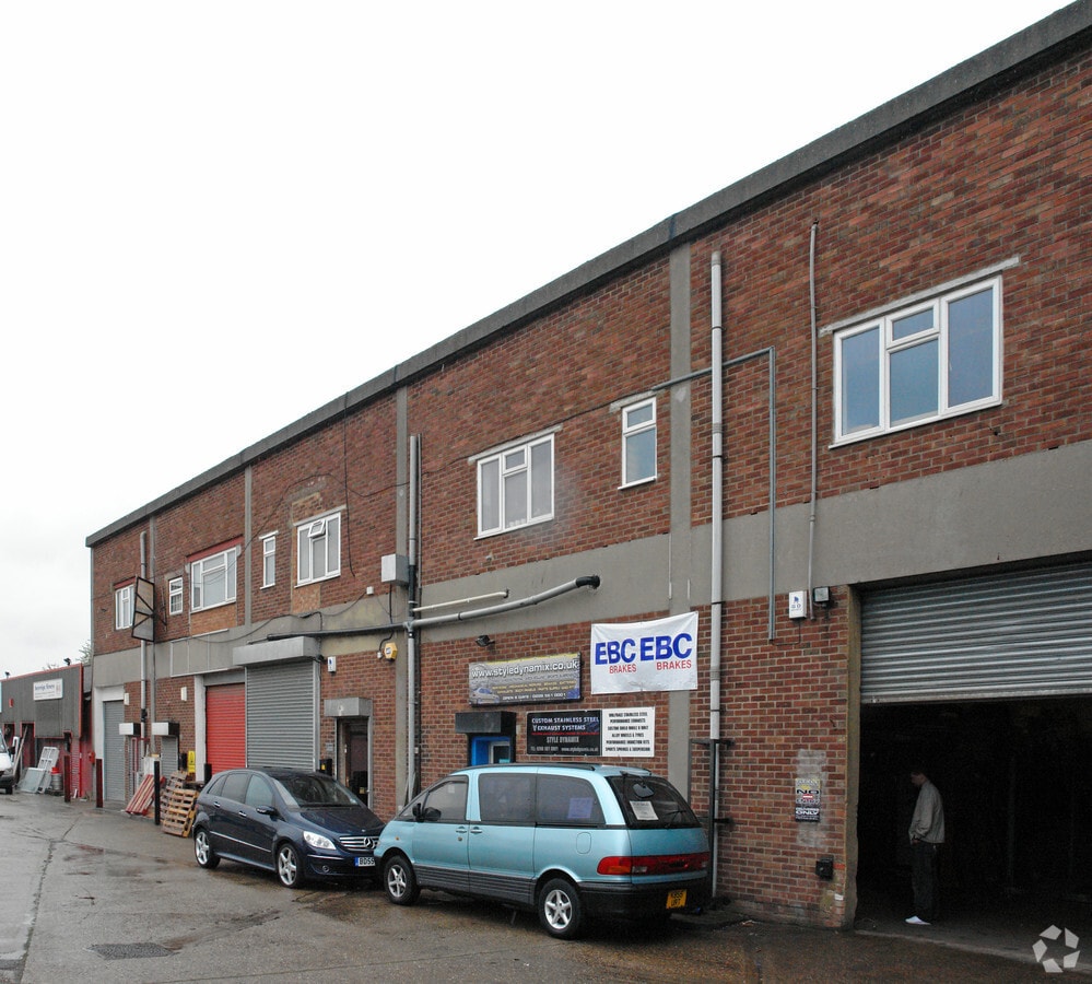 Pump Ln, Hayes UB3 3NB | LoopNet UK