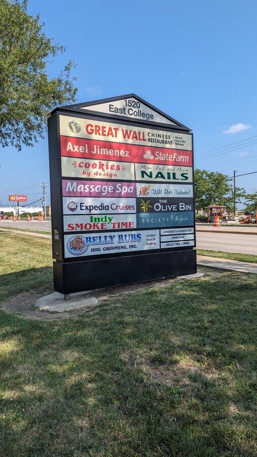 1520 E College Ave, Normal, IL 61761 - College Oaks Square | LoopNet UK