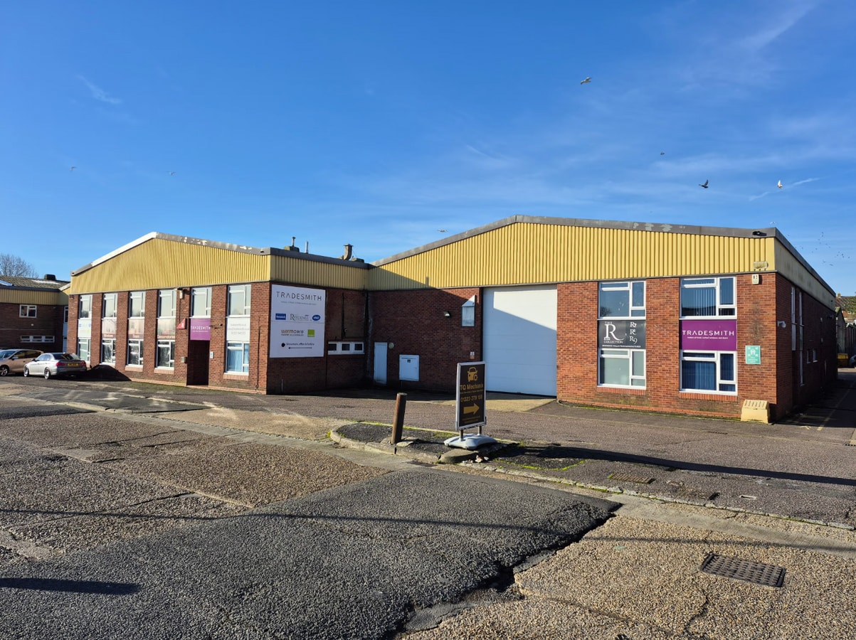 Industrial Space to Rent - Station Road Industrial Estate, 8 Station ...