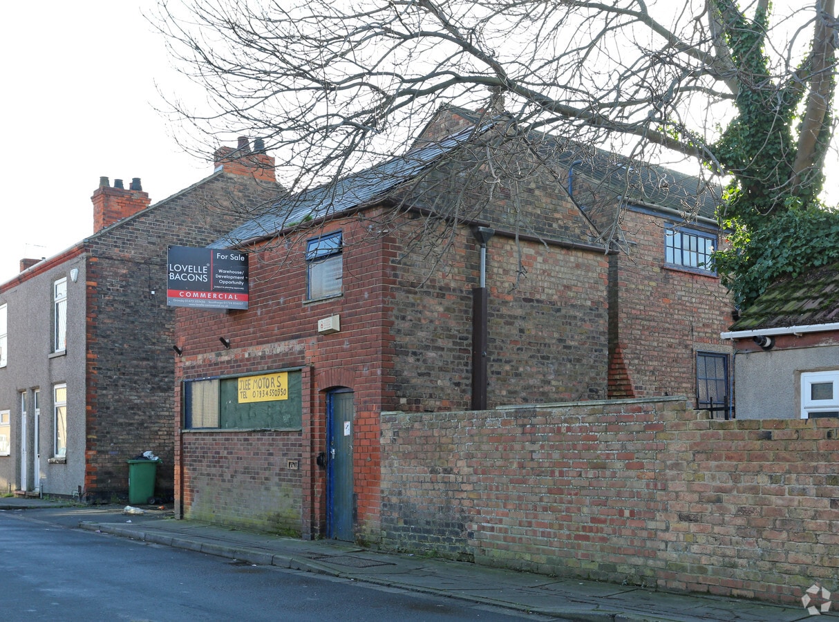 68 Harold St, Grimsby DN32 7NQ | LoopNet UK