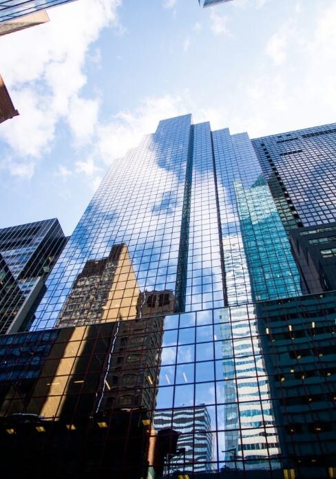 150 E 52nd St, New York 10022 - Tower 52 | LoopNet UK