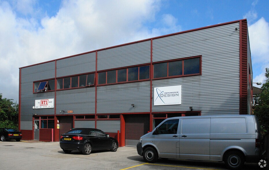 Unit 6-7 Waterloo Rd, Uxbridge, UB8 2RA - GBR