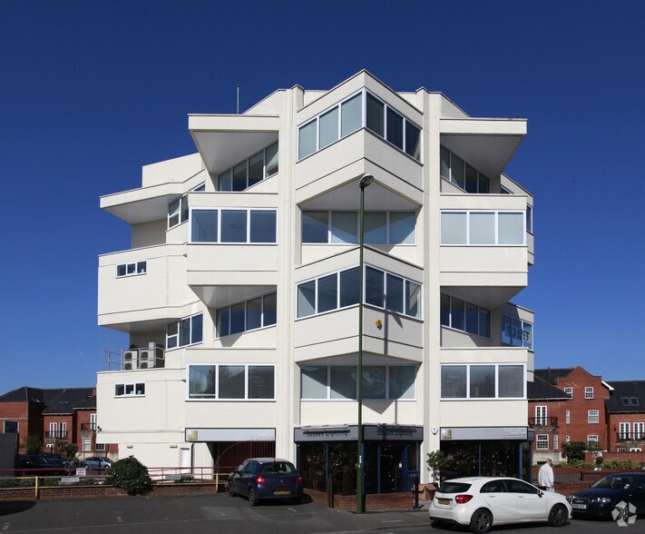 Springfield Rd, Horsham RH12 2PD | LoopNet UK