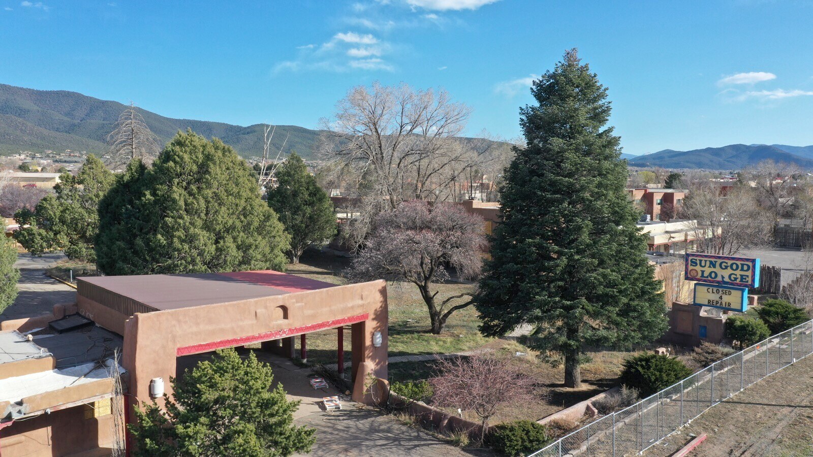 919 Paseo Del Pueblo Sur, Taos 87571 - Sun God Lodge | LoopNet.co.uk