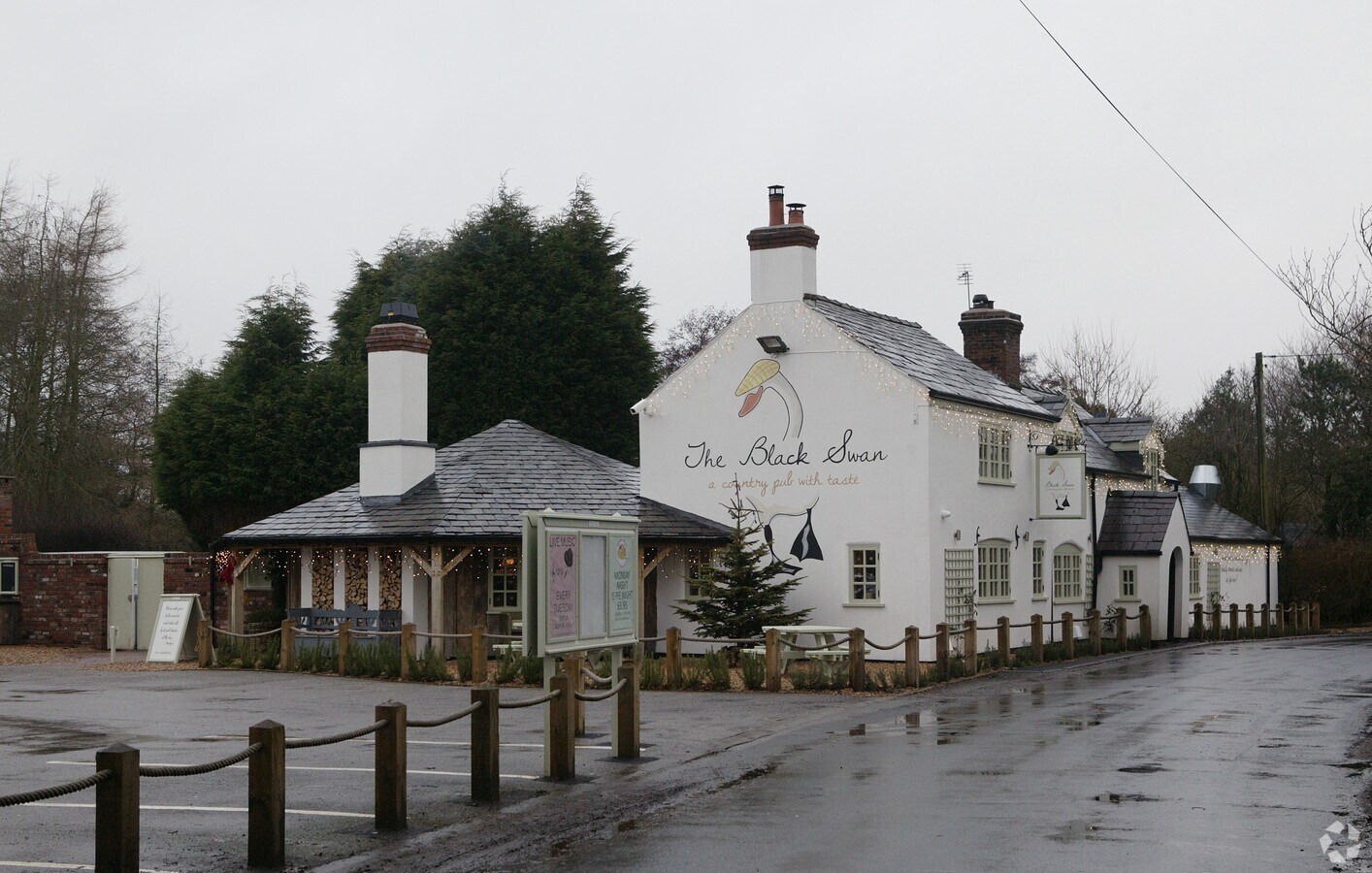 The Black Swan, Trap St, Macclesfield, SK11 9EQ | LoopNet