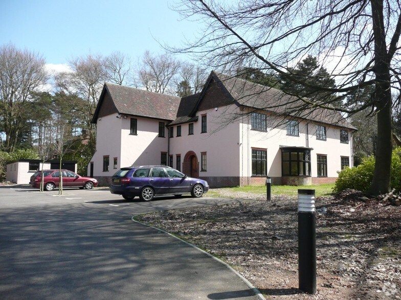 Tilford Rd, Hindhead, GU26 6UG | LoopNet UK