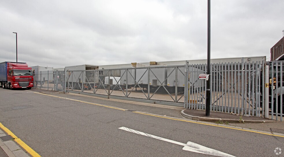 Central Way, Feltham, TW14 0UZ - Office to Rent - 3,758 sq ft - GBR