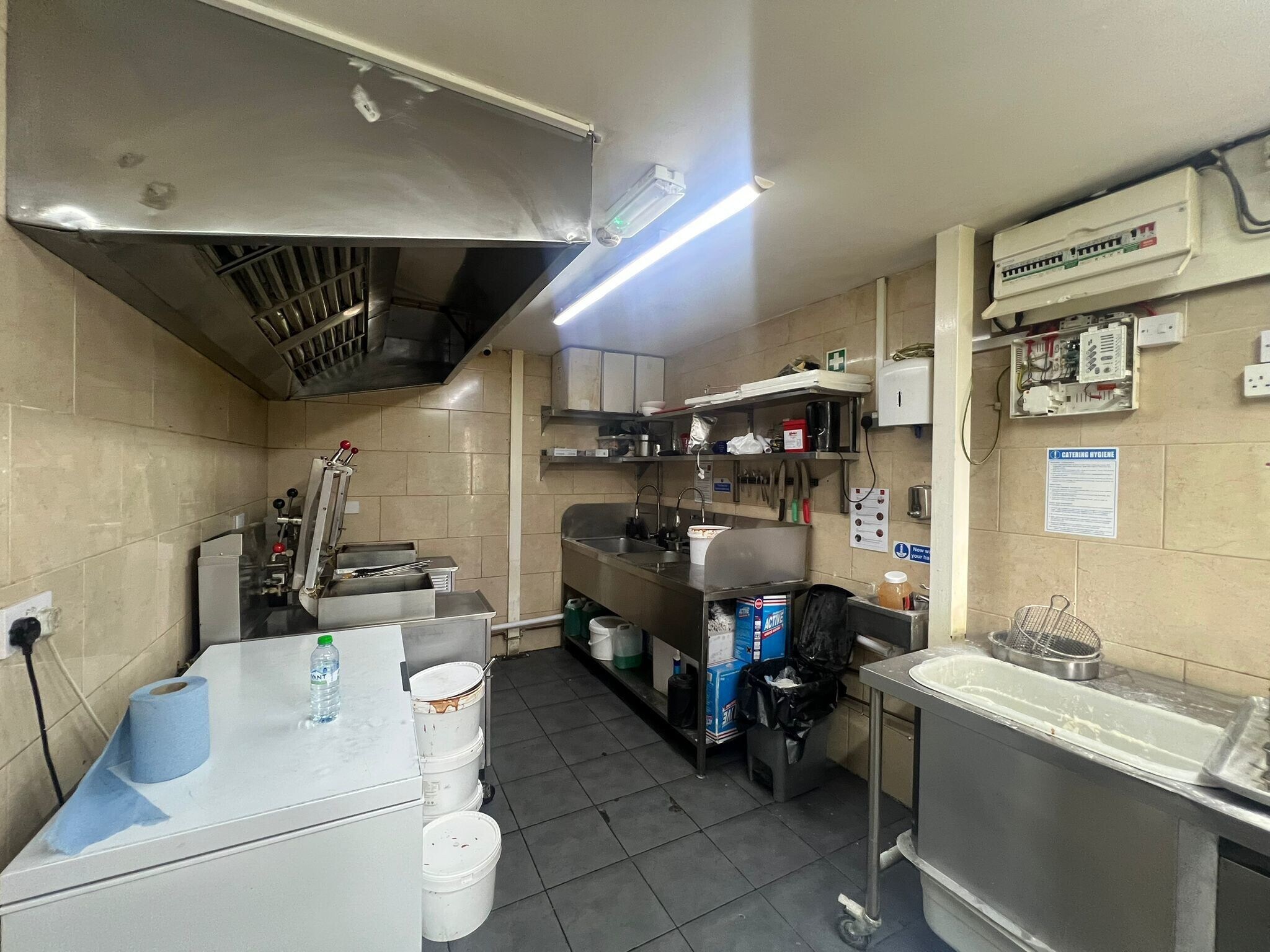 Retail Space to Rent - 1-5 Glyn Sq, Milton Keynes, MK12 5JQ - 723 sq ft ...