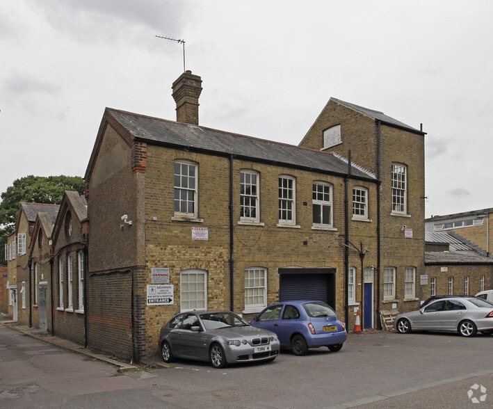 Queens Rd, Barnet, EN5 4DL | LoopNet UK