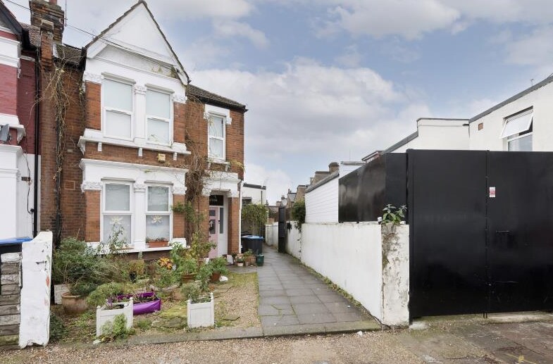 57A Windsor Rd, London NW2 5DT | LoopNet UK