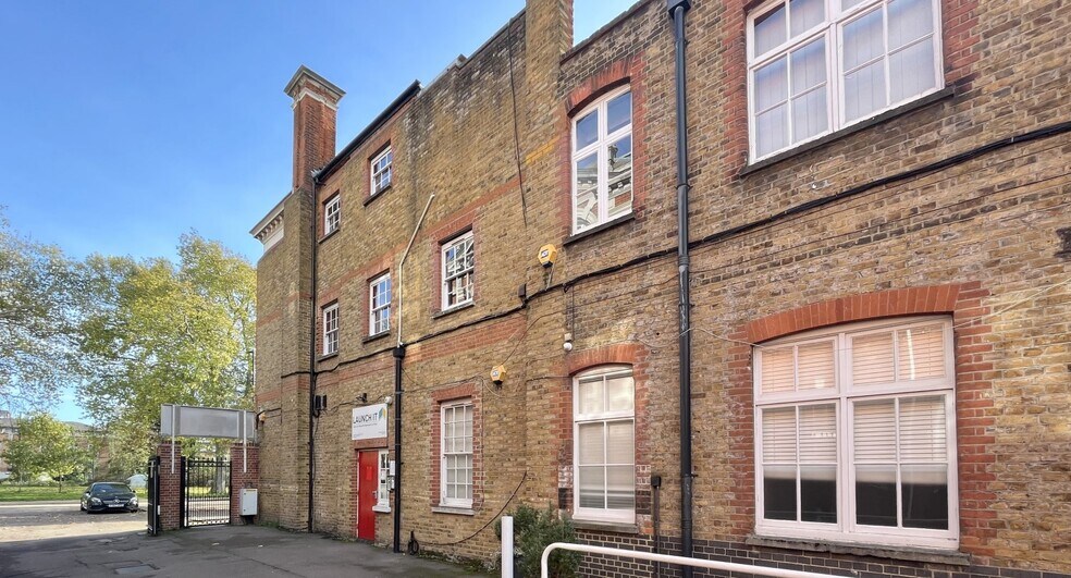 Town Hall Approach Rd, London, N15 4RX - Office for Sale | LoopNet UK