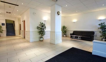 13 Queen Sq, Bristol, BS1 4NT - King William House - Office for Rent ...