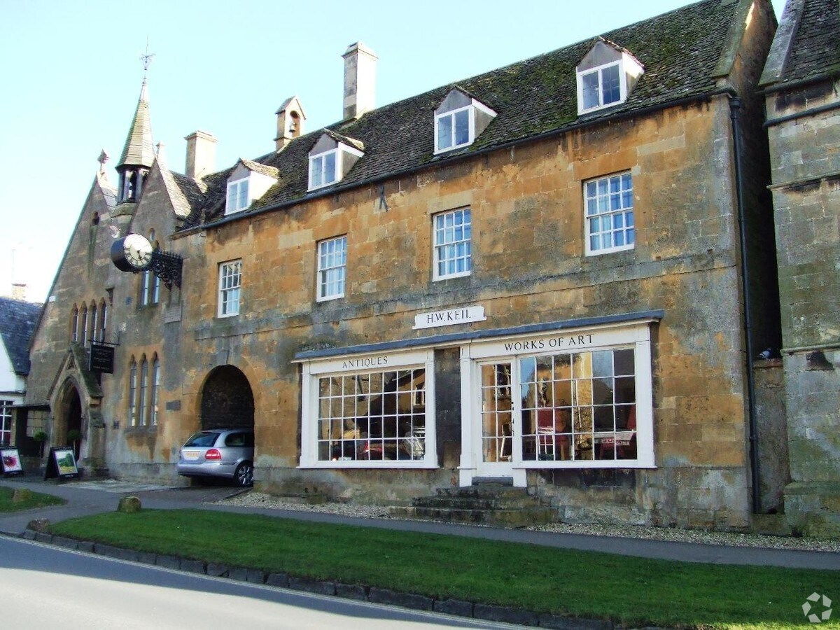 Retail Property for Sale in Eadburgha House, High St, Broadway, WR12 ...