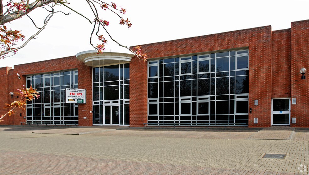 Albert Dr, Woking, GU21 5SF - GBR