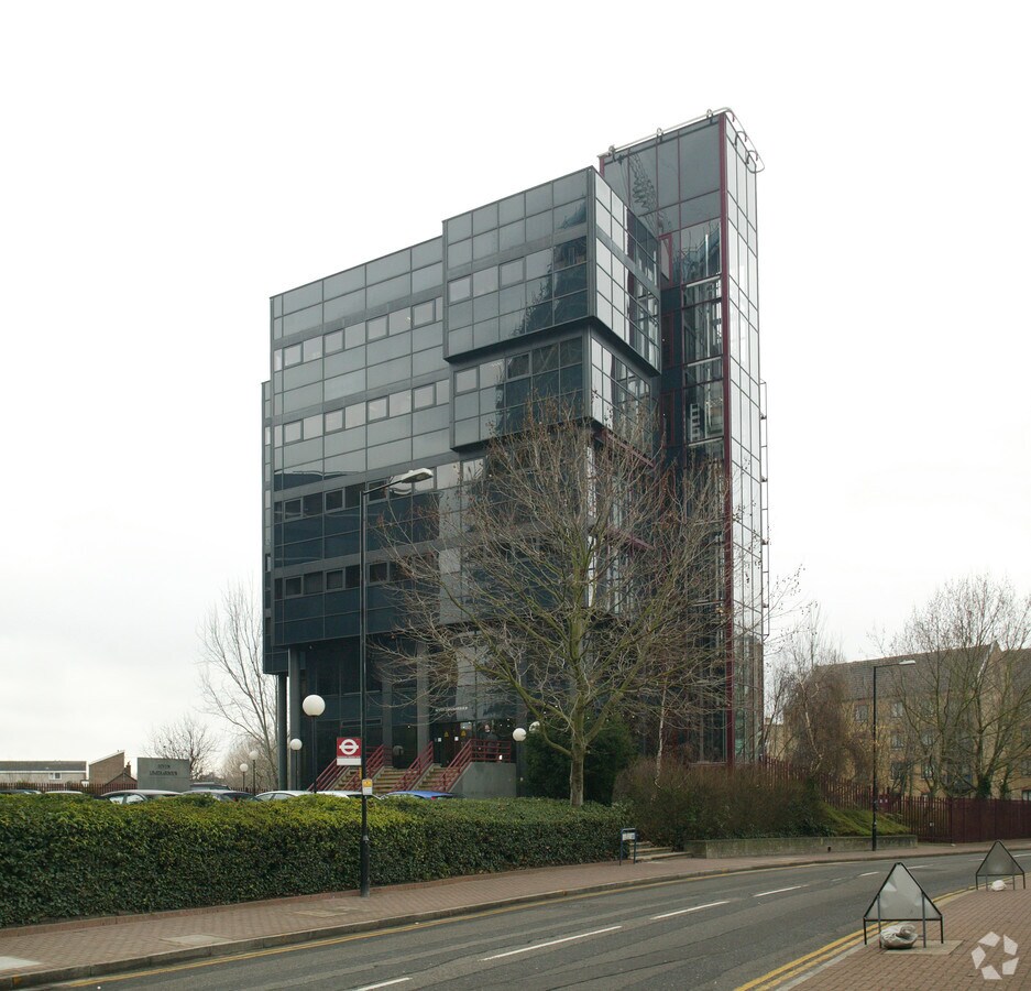 7 Limeharbour, London E14 9NQ | LoopNet UK