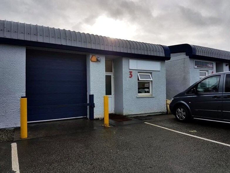 5 Cardrew Way, Redruth, TR15 1SS | LoopNet