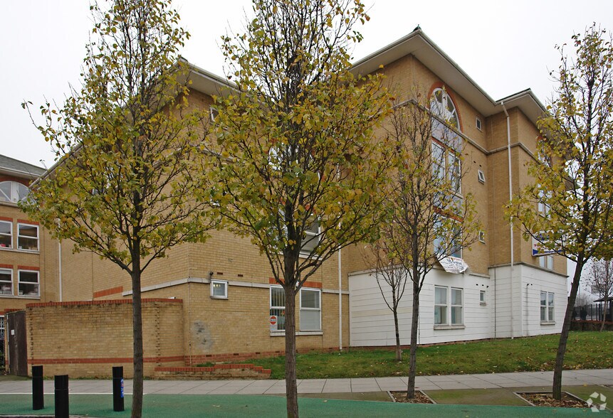 12 Clarence Rd, London SE8 3EY | LoopNet.co.uk