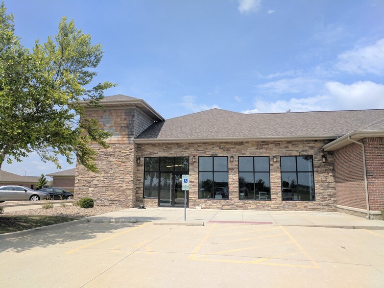 3703 Ireland Grove Rd, Bloomington 61704 | LoopNet UK