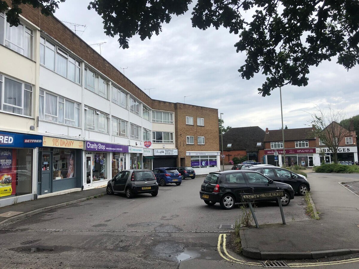 8-10 Bridge Rd, Farnborough GU14 0HS | LoopNet UK