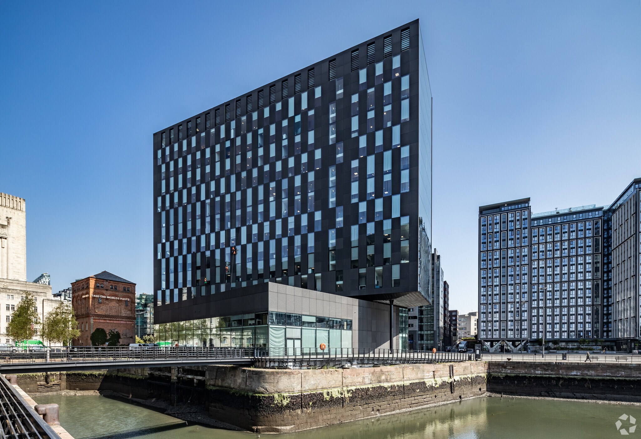 Coworking Space to Rent - 1 Mann Island, Liverpool, L3 1BP | LoopNet