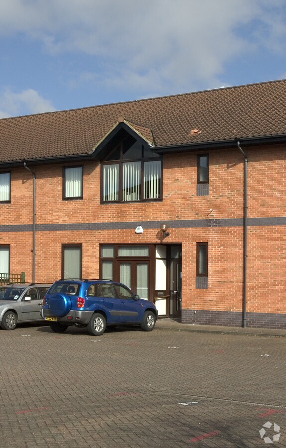 1 Hughenden Av, High Wycombe HP13 5RE | LoopNet UK