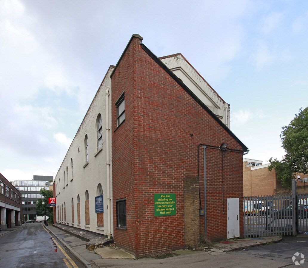 1 Pear Tree St, London EC1V 3SB | LoopNet UK