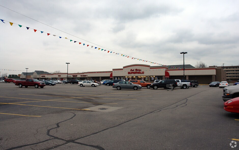 31240-31340 Groesbeck Hwy, Fraser 48026 - Fraser Shopping Center ...
