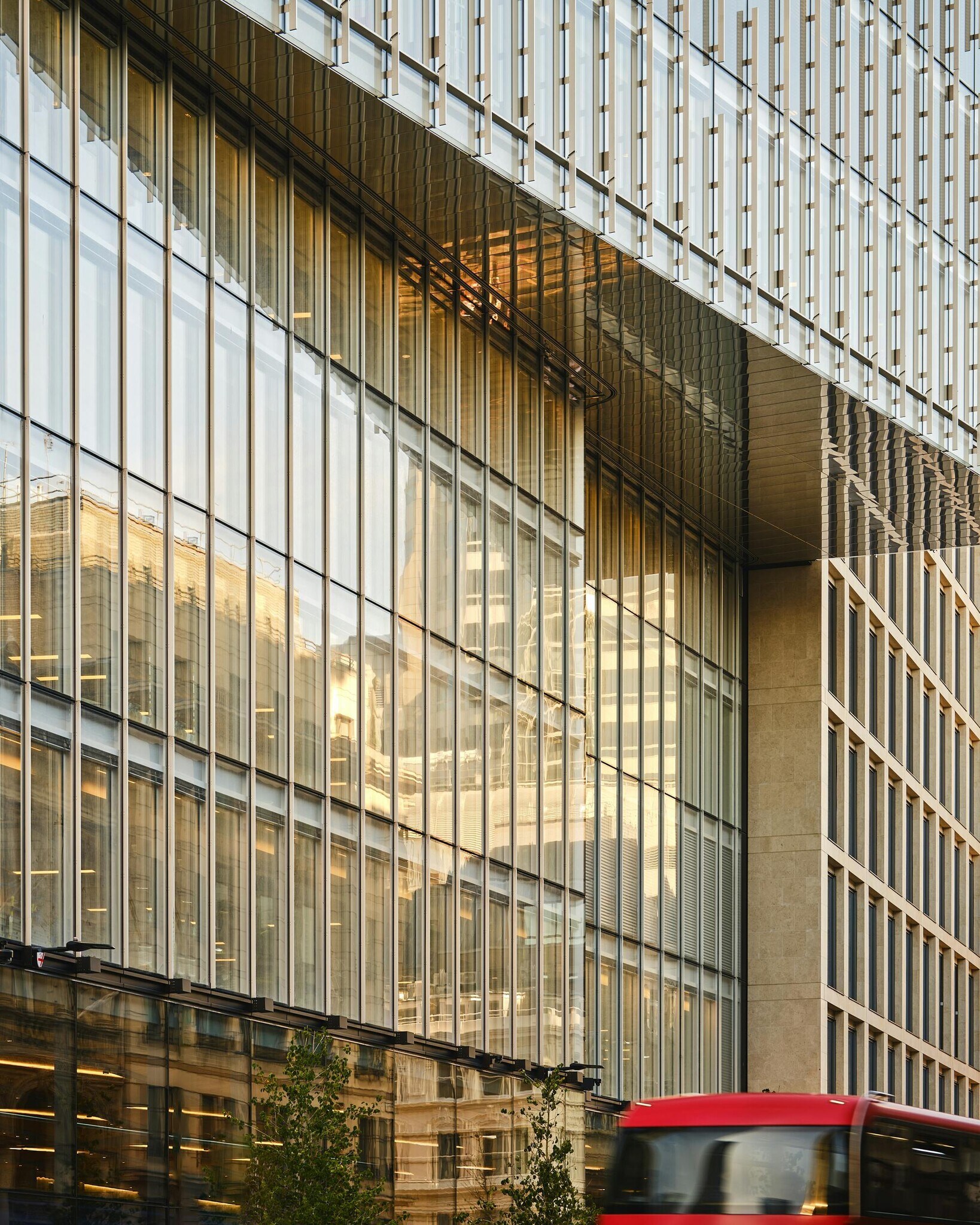 8 Bishopsgate, London, EC2N 4BQ - Office to Rent - 30,527 SF - GBR