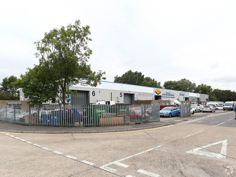 Repton Clos, Basildon, SS13 1LE - GBR