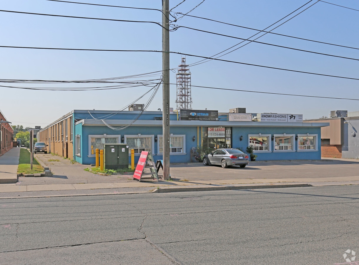 111 Tycos Dr, Toronto, ON M6B 1W3 | LoopNet UK
