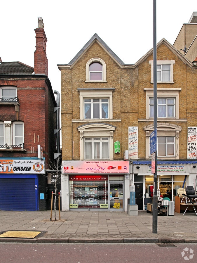 251 Holloway Rd, London, N7 8HG - GBR