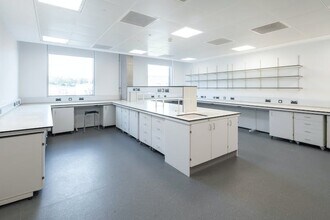 South Ave, Reading, RG2 9LH - The Gateway Building | LoopNet UK