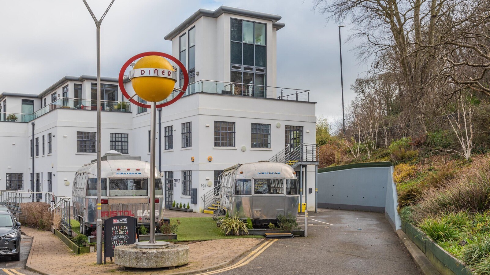 Bath Rd, Bristol, BS4 3EH - The Deco Building - Office / Office ...