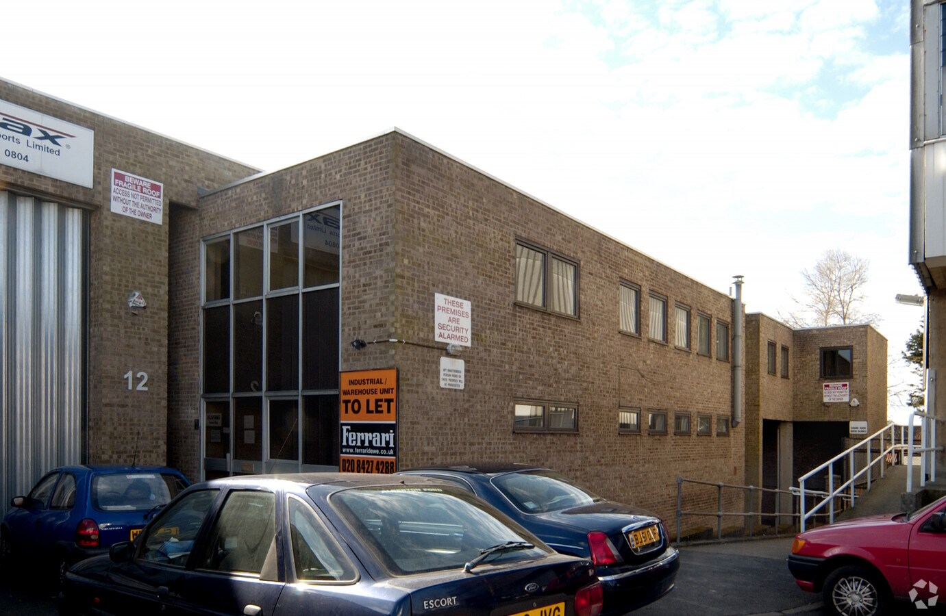 14 Brember Rd, Harrow, HA2 8AX - GBR