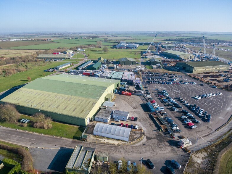 Roseland Business Park, Long Bennington, NG23 5FF - Hangars 3a & 3b ...