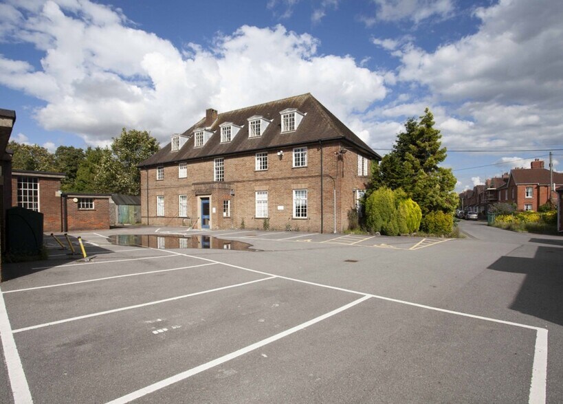 New Park Rd, Devizes, SN10 1EB - Health Care for Sale | LoopNet UK
