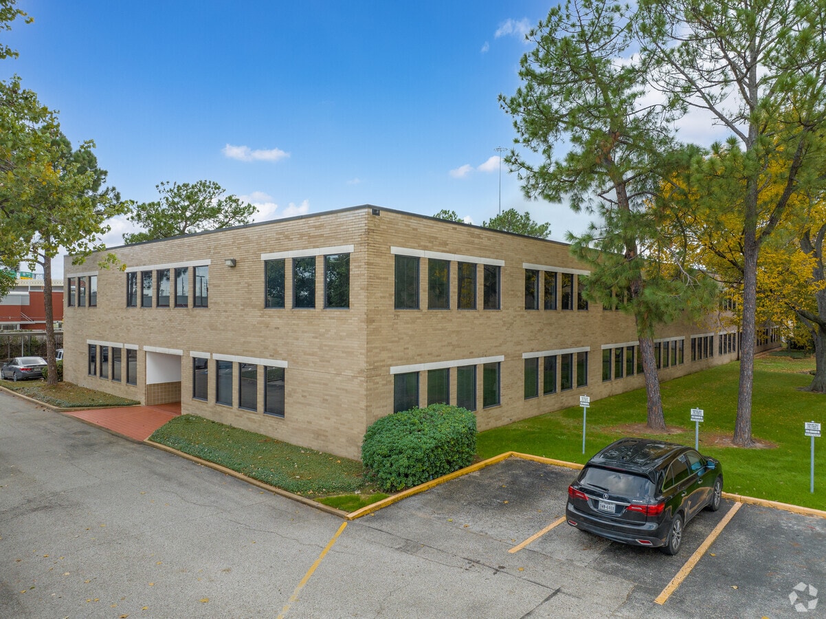 10500 Northwest Fwy, Houston, TX 77092 - USA