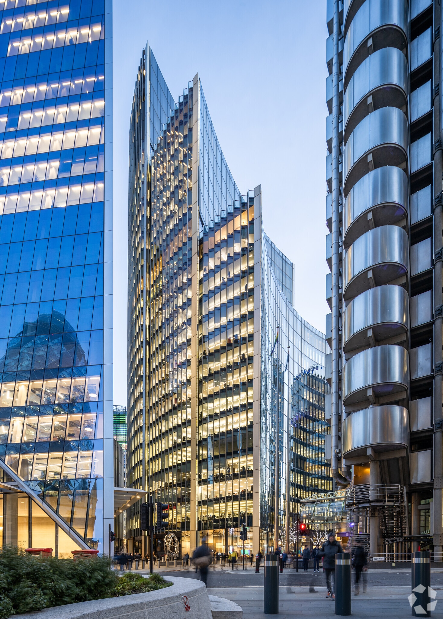 Office Space to Rent in 51 Lime St, London, EC3M 7DS - 900 sq ft | LoopNet