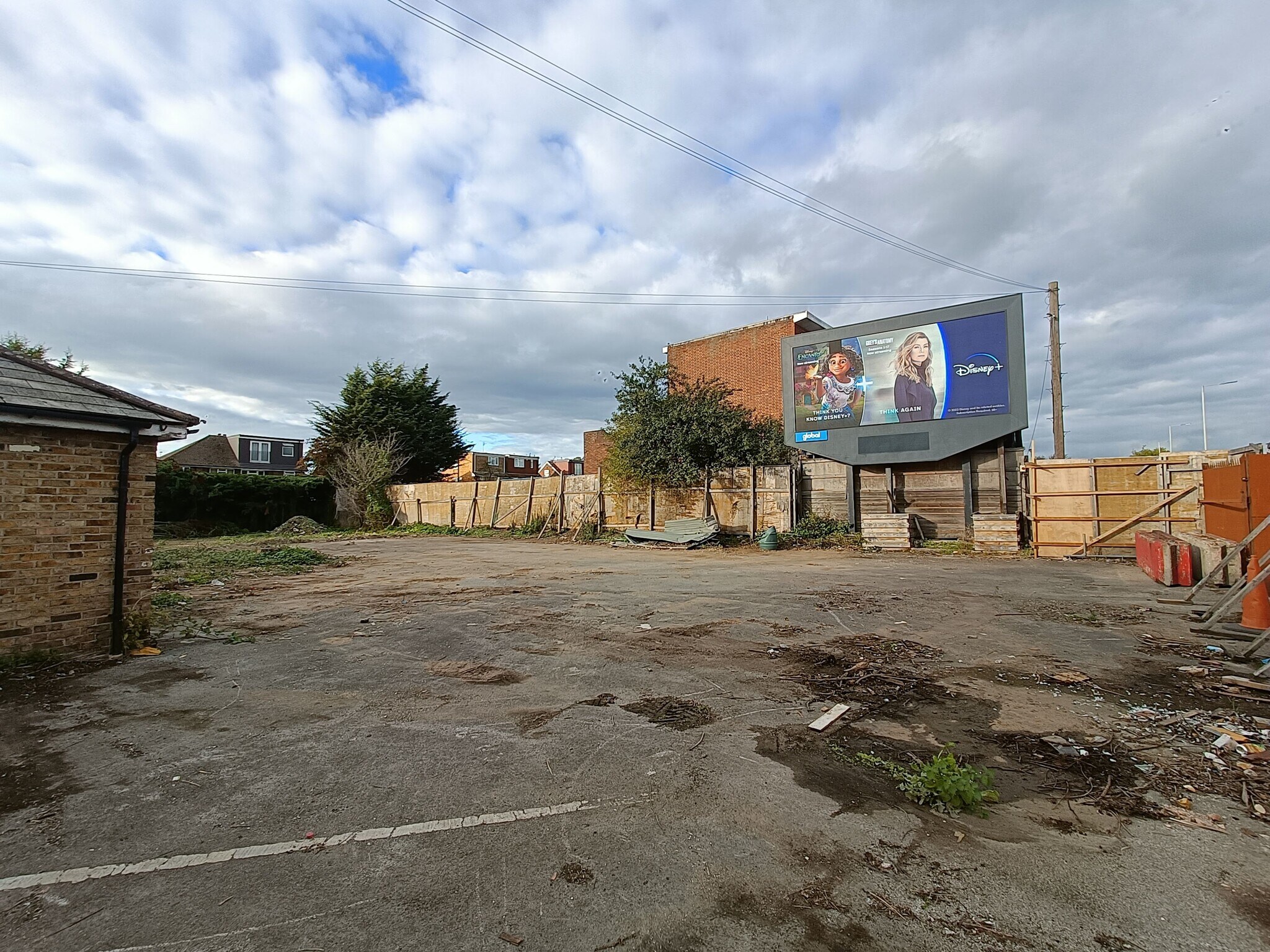 West End, Northolt UB5 5AU - Former White Hart | LoopNet.co.uk