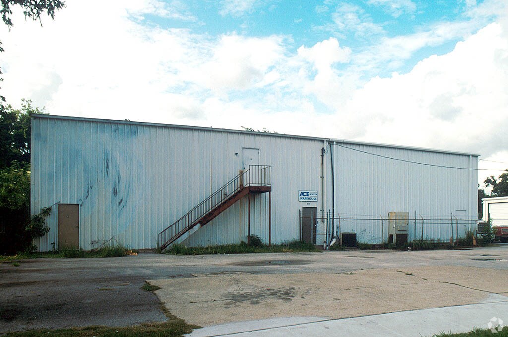 9225 Manchester St, Houston, TX 77012
