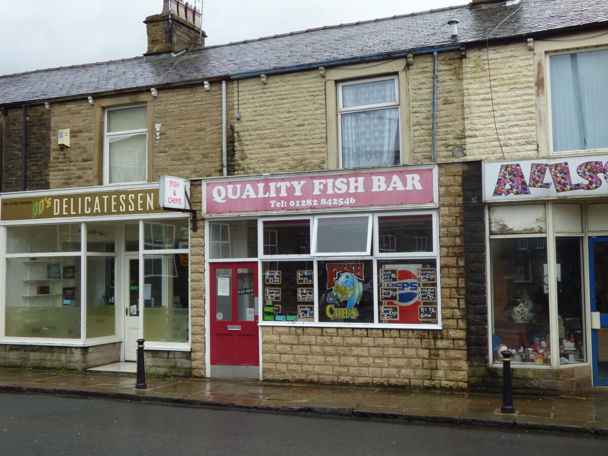 27 Victoria Rd, Barnoldswick, BB18 6UN - GBR