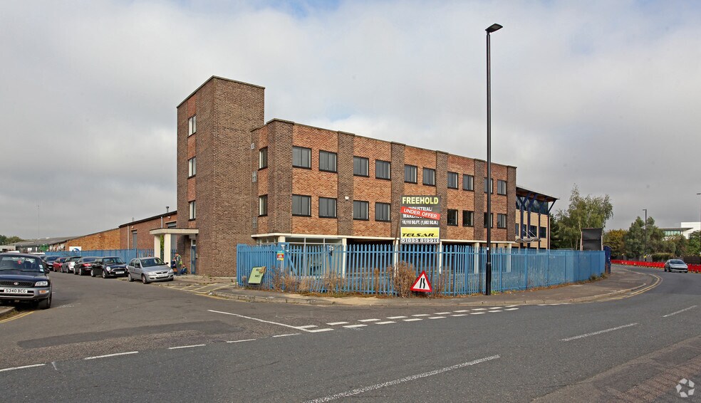 Tamian Way, Hounslow, TW4 6BL | LoopNet UK