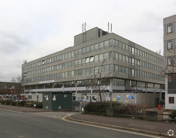 Russell Way, Crawley, RH10 1UH | LoopNet UK